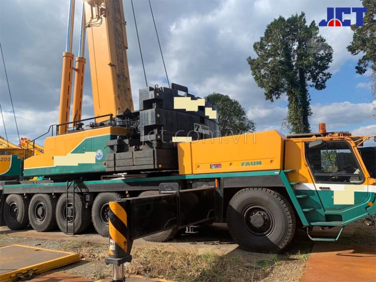 Bán xe cẩu bánh lốp 200 tấn Tadano AR2000M-2 giá rẻ nhất hiện nay.