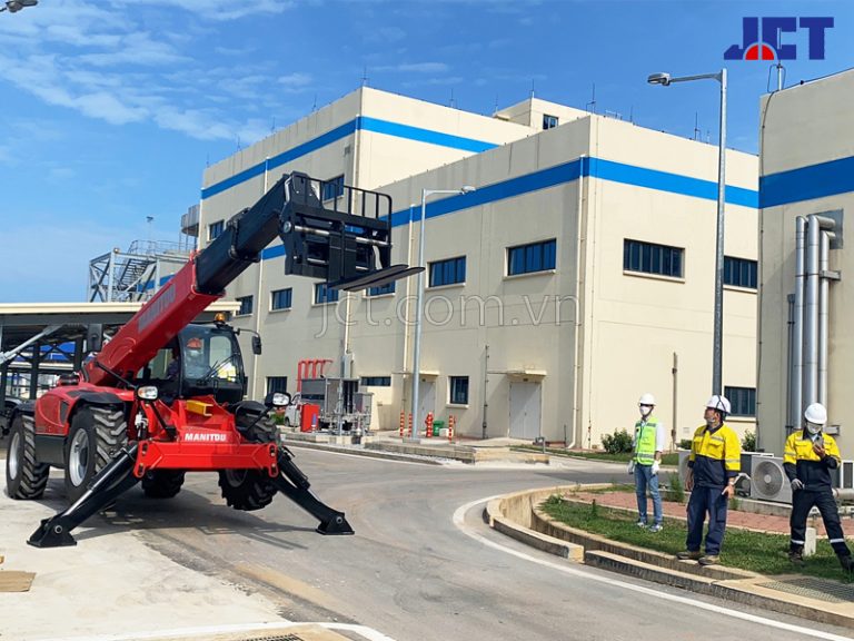 JCT Việt Nam bàn giao xe nâng đa năng Manitou MT-X1440 cho nhà máy ...