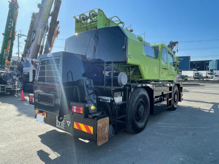 Giá xe cẩu 25 tấn Tadano GR-250N-3